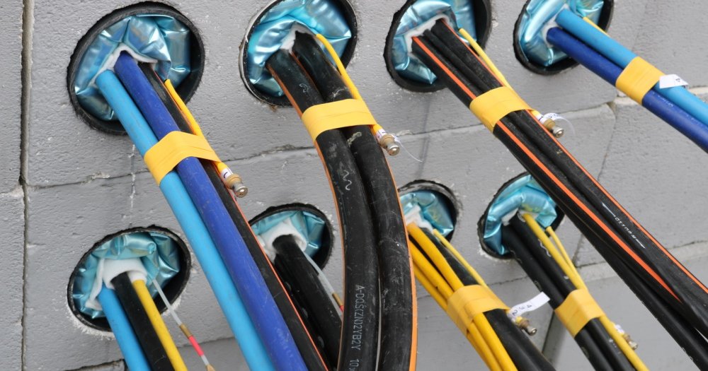 Cable entry sealing: Gas- and watertight sealing system